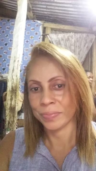 Rencontre Femme, Luci, 47 ans, Madagascar, 164cm et 57kg